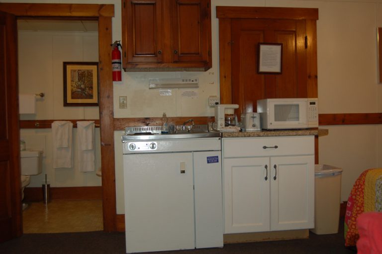 Room 3 – Sebago Lake Lodge